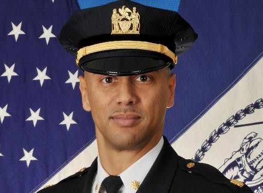 Latino de alto rango sale de oficina de prensa del NYPD - El Diario NY