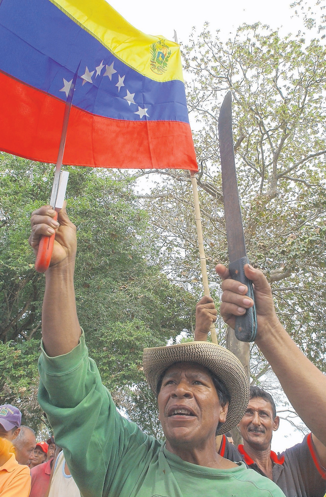 Enajenado mata con machete a su hermana - El Diario NY