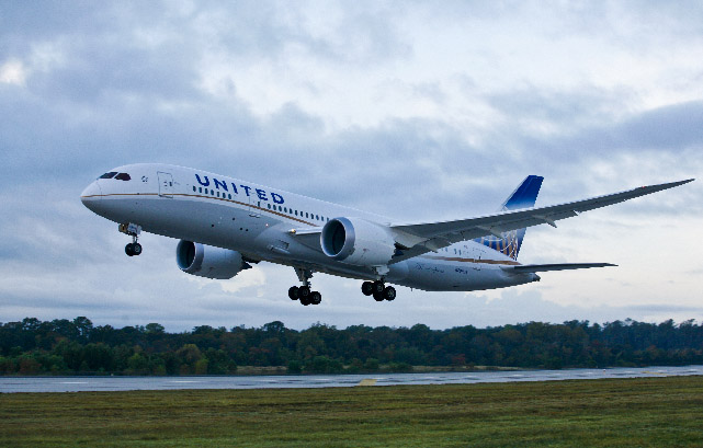 El avión de United Airlines que “viajó en el tiempo” - El Diario NY