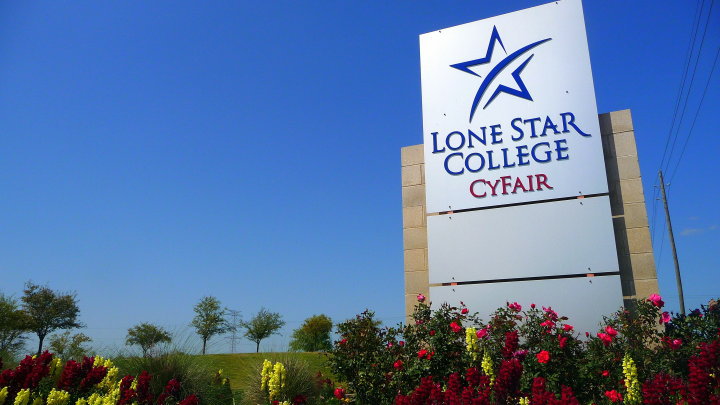 Reportan ataque en campus de Lone Star Cy-Fair en Houston - El Diario NY