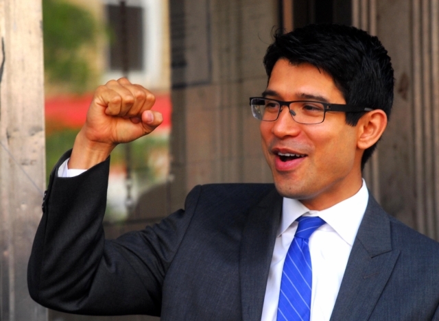 Menchaca busca ser el primer concejal mexicano en NYC - El Diario NY