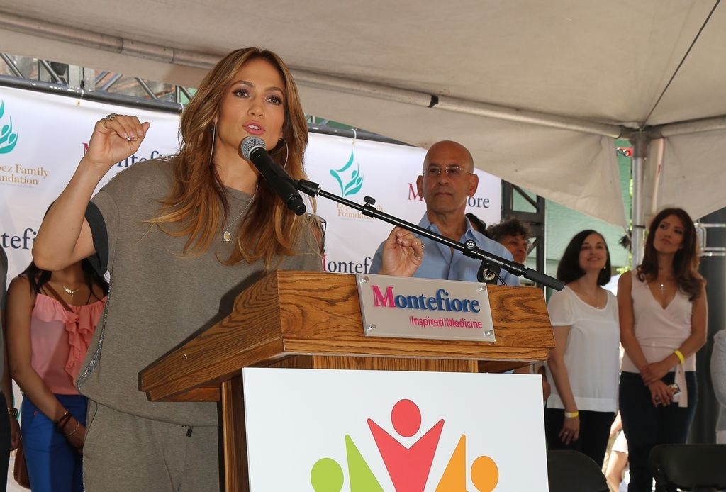 Jennifer López dona $250,000 al Hospital Montefiore - El Diario NY
