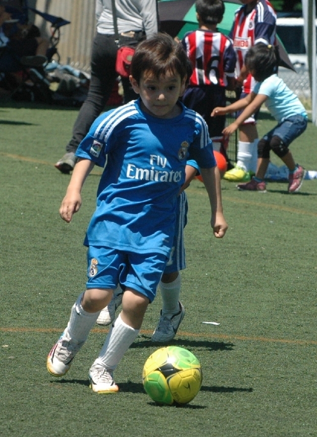 Fútbol aficionado: Tomás Pavía y sus amores por Chivas y Madrid - El ...