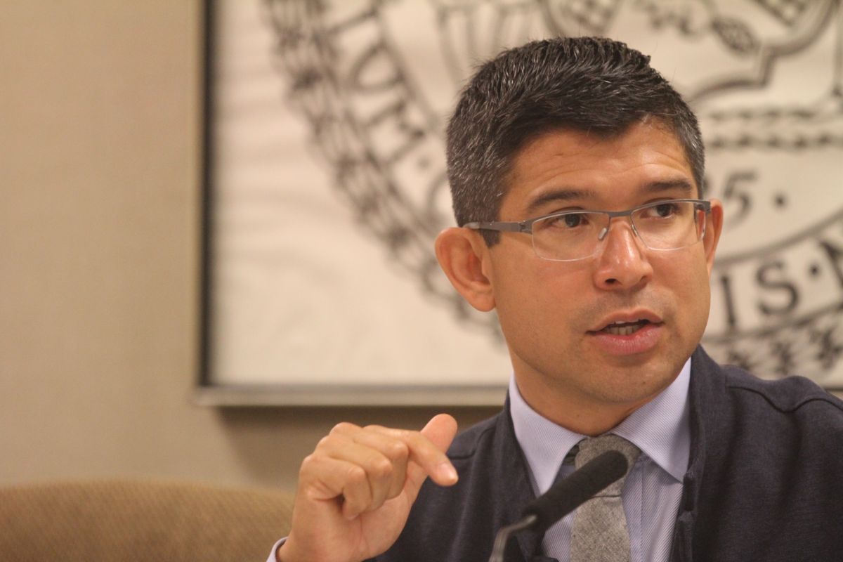 Acusan a concejal mexicano de NYC de despedir a empleados en plena ...