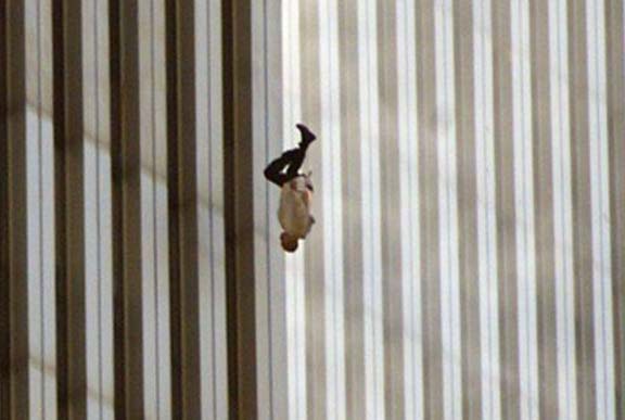 La verdad “oculta” detras de la foto del “hombre que cae” de las Torres ... La verdad “oculta” detras de la foto del “hombre que cae” de las Torres ...