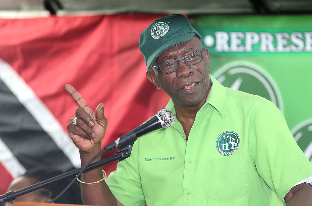 Jack Warner, expresidente de la CONCACAF, celebra con todo la ...