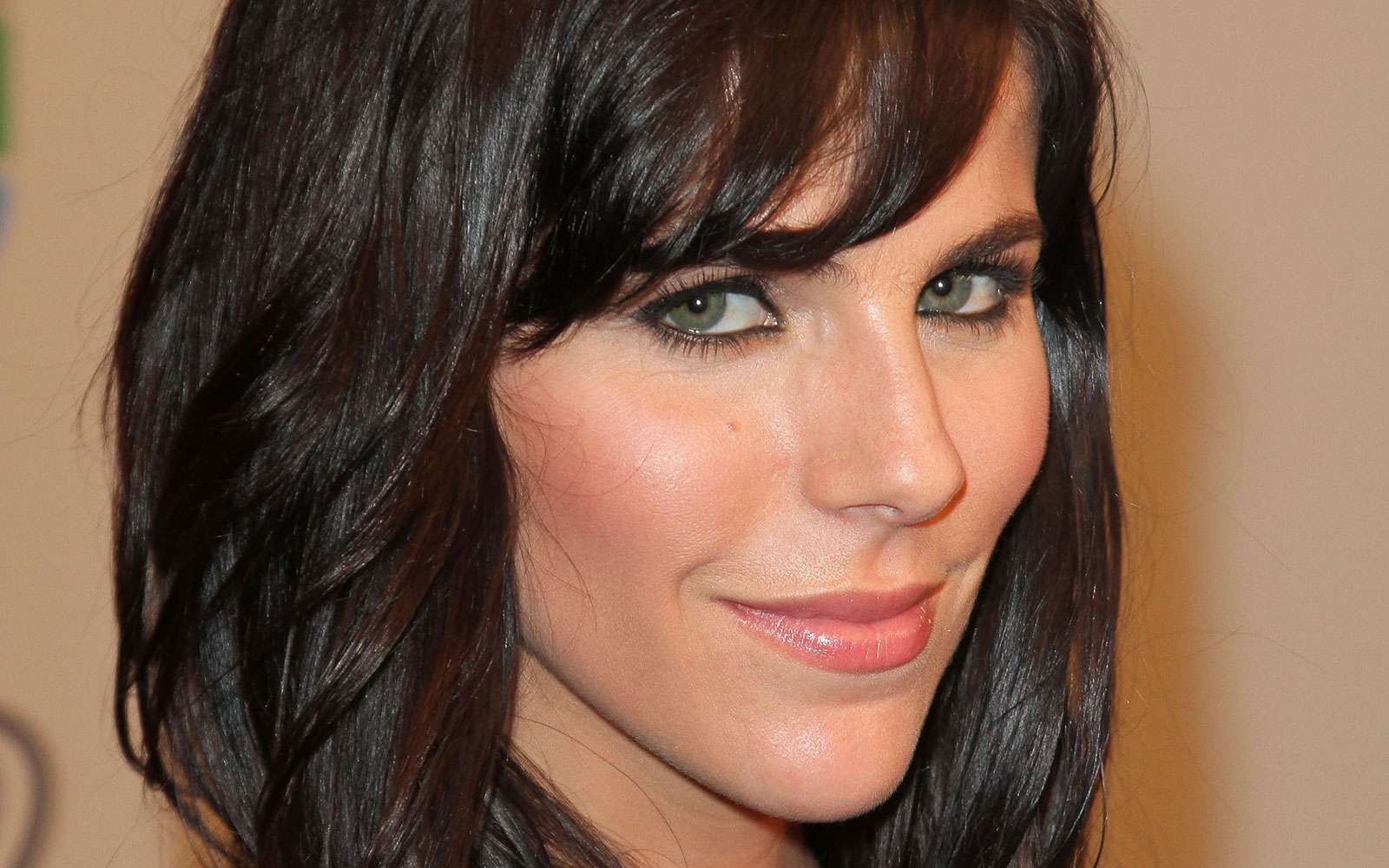 María Fernanda Yepes desata su lado salvaje en sensual sesión de fotos ...