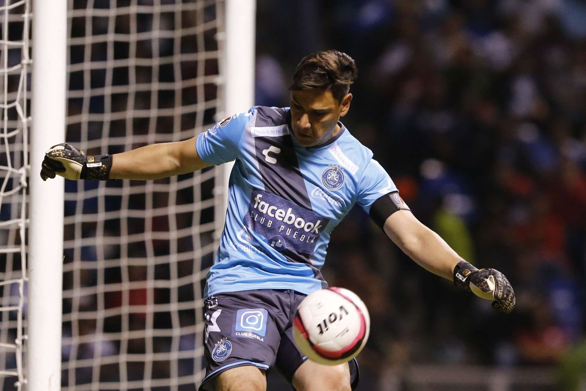 VIDEO: Moisés Muñoz debutó en el Clausura 2018 con tremendo ridículo ...