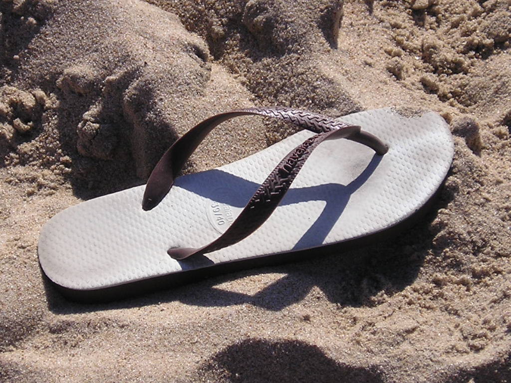 Abuela de 95 años es arrestada por pegarle con una chancla a su nieta ...