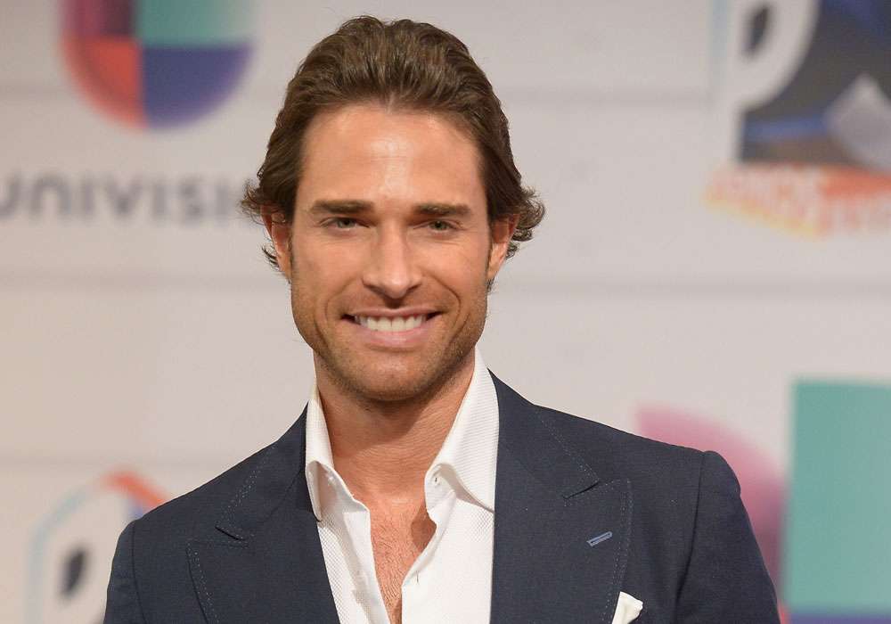 Sebastián Rulli está muy preocupado por su papá: no le darían ...