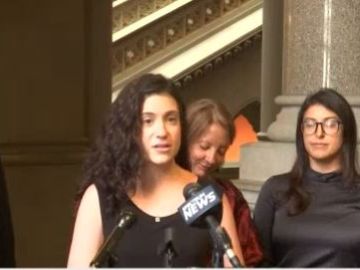 Víctimas de acoso sexual de políticos piden endurecer leyes en NY - El ...