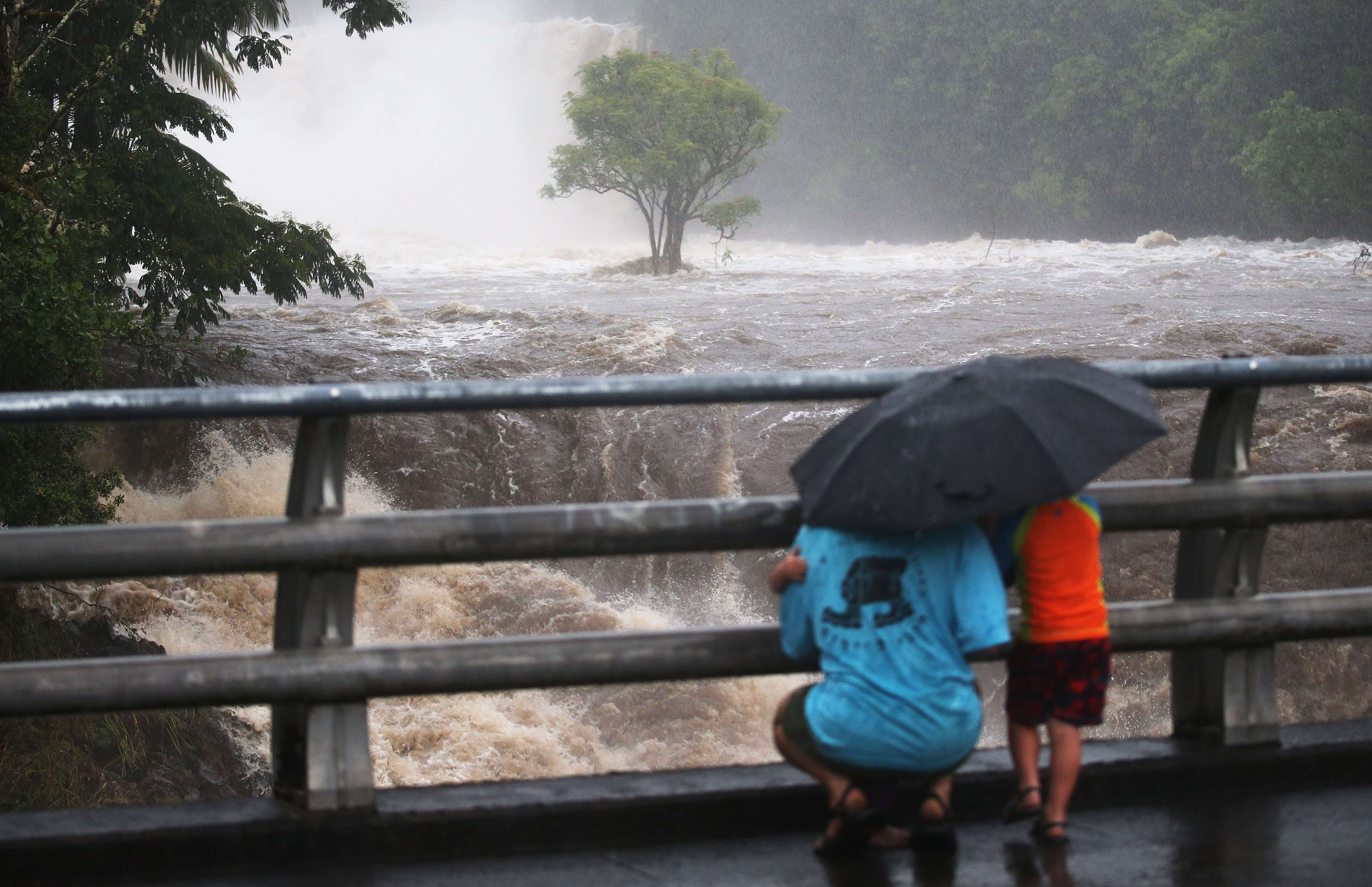 El Huracán Lane Causa Lluvias Torrenciales En Las Islas De Hawaii El