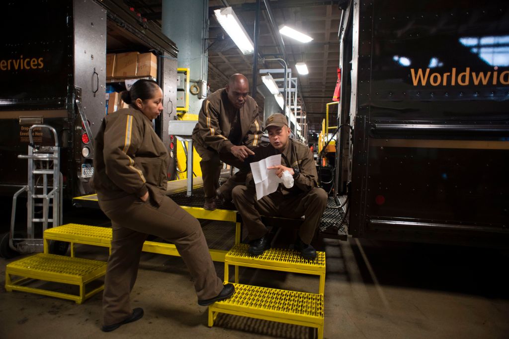 ¿Busca empleo? UPS quiere reclutar 100,000 trabajadores - El Diario NY