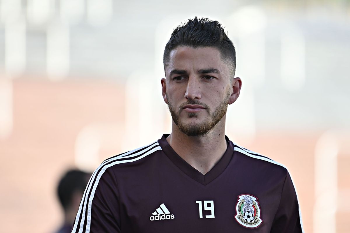 Chivas hace oficial el fichaje de Hiram Mier y le da la bienvenida - El ...