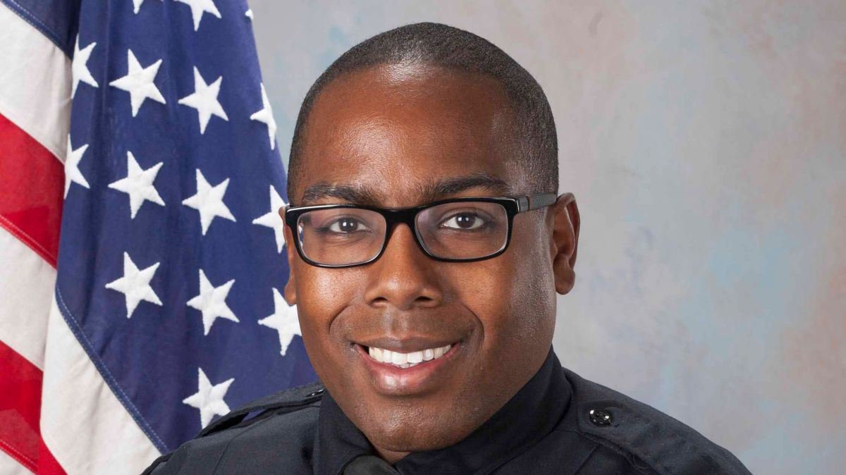 Arrestan a un policía por pedir sexo oral a una mujer con orden de ...