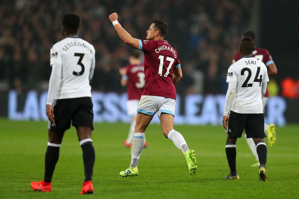 Javier Hernández hizo un histórico y polémico gol con la mano de ...