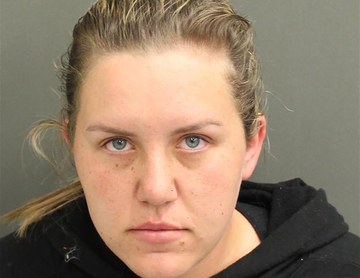 Arrestan a maestra por la muerte del hijo de su novio al olvidarlo en ...