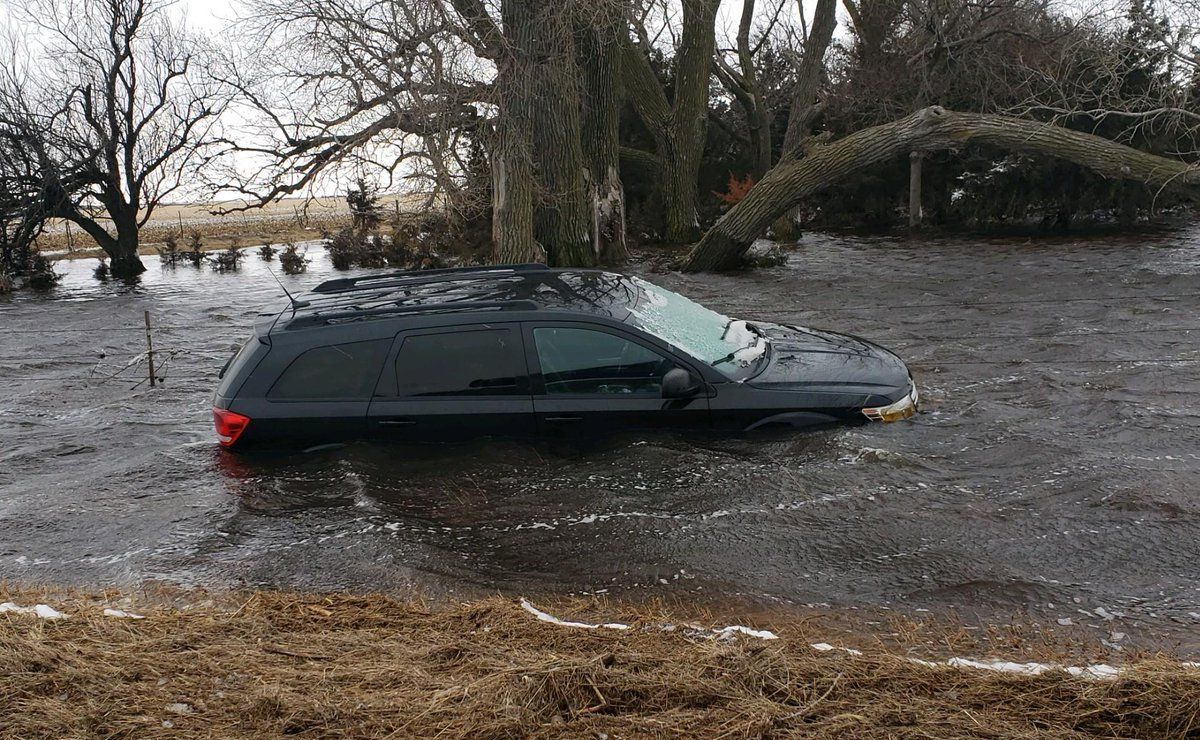 Devastadora tormenta con vientos de 100 millas por hora azota áreas del ...