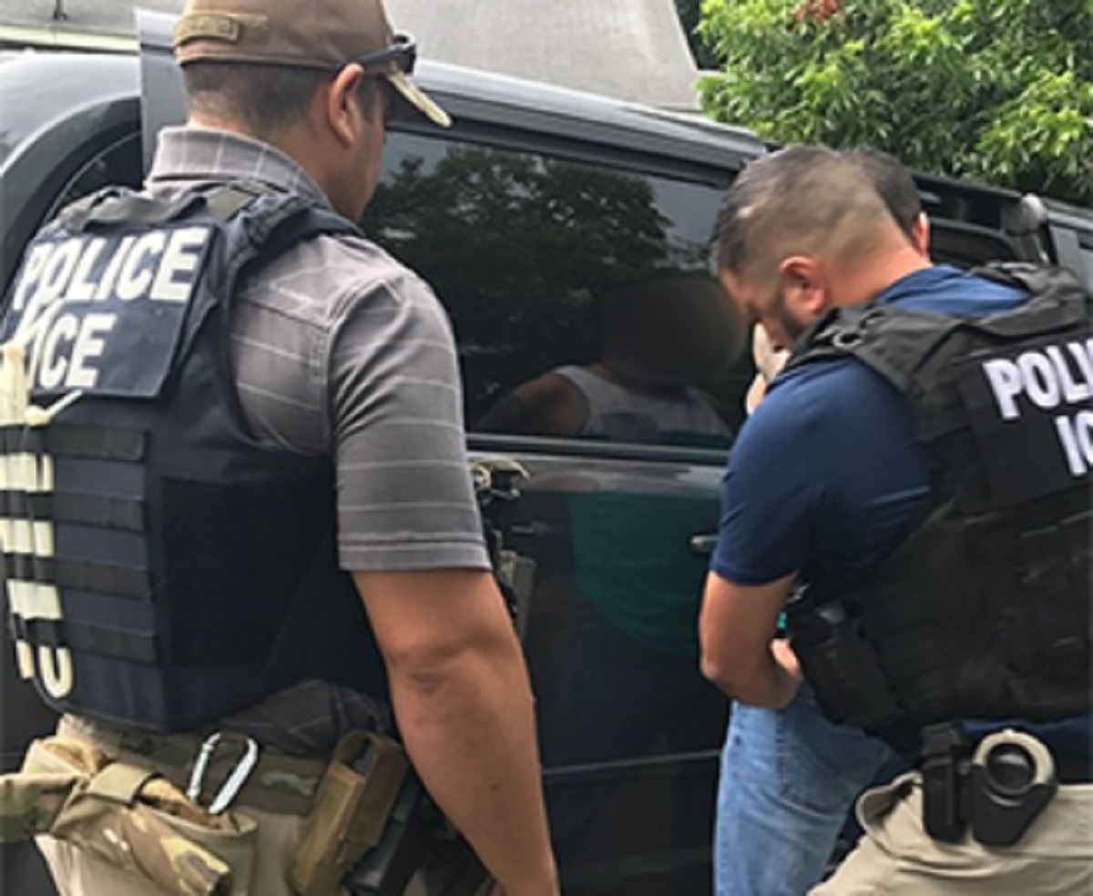 ICE realizó operativos en 3,300 lugares de trabajo - El Diario NY