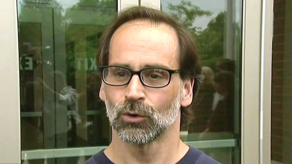 Hombre es liberado tras más de 30 años preso por error en prueba de ...