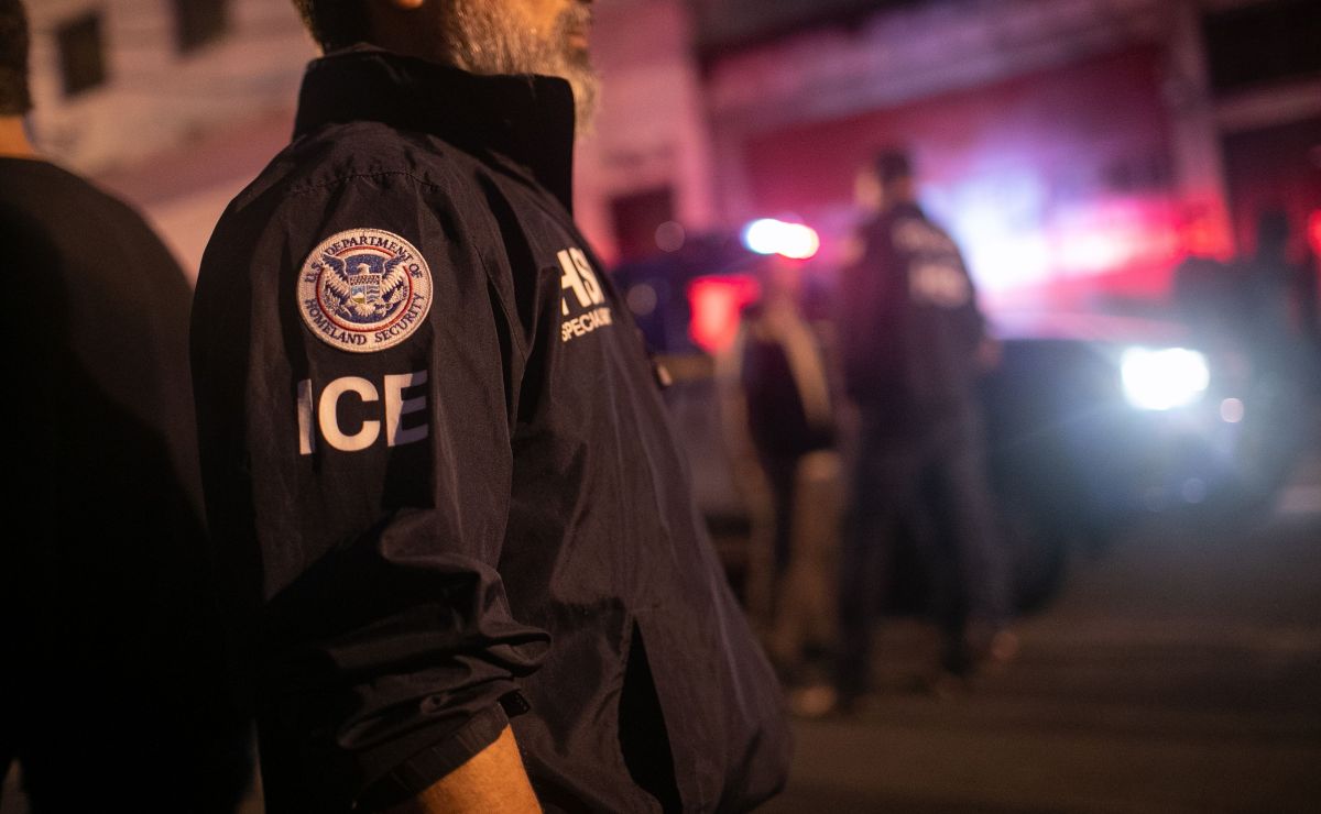 ICE usa camioneta tipo militar para operativo en Nueva York - El Diario NY