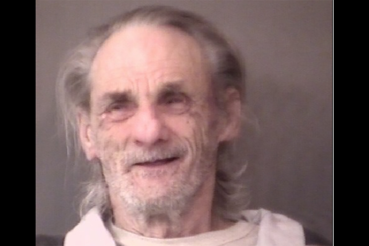 Hombre de 70 años embarazó a su nieta de 14 en Indiana - El Diario NY