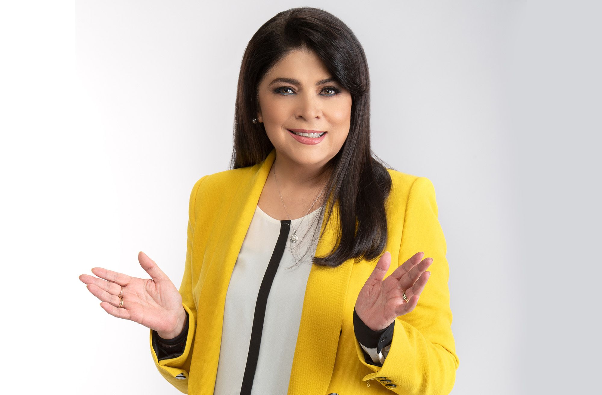 Victoria Ruffo cambia de look y se deja ver canosa en Instagram | El ...