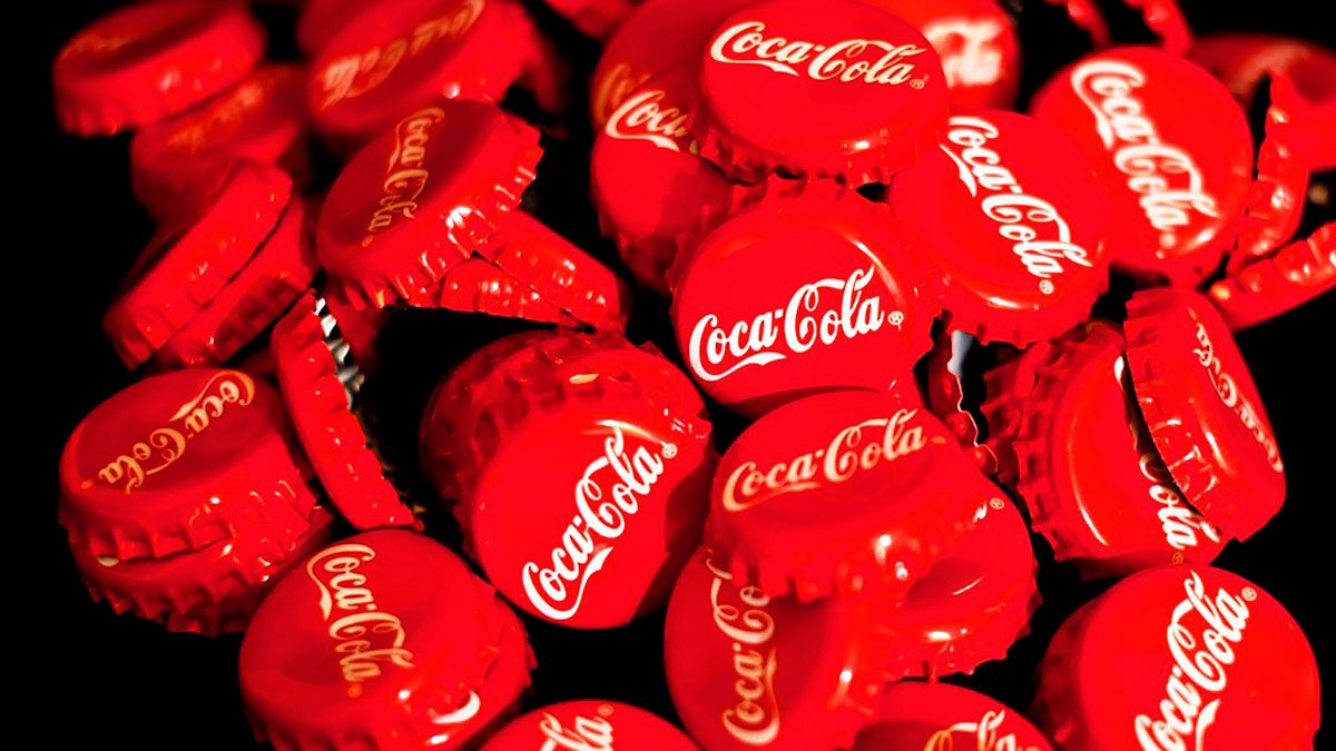 Te decimos por qué el logo de Coca-Cola es rojo - El Diario NY