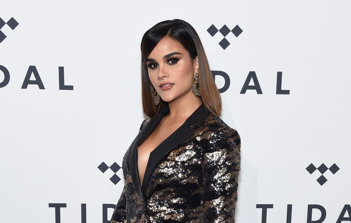 Clarissa Molina, belleza de Univision, aparece con un jumpsuit y escote ... Clarissa Molina, belleza de Univision, aparece con un jumpsuit y escote ...