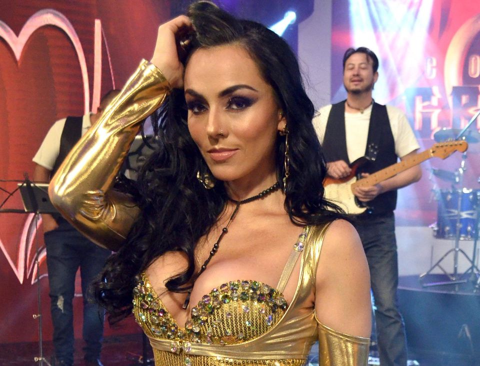 Ivonne Montero derrochó sensualidad posando en con un diminuto bikini ... Ivonne Montero derrochó sensualidad posando en con un diminuto bikini ...