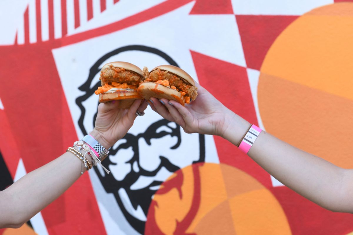 KFC se aprovecha de la crisis de coronavirus y se prepara para lanzar ...