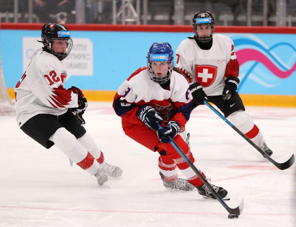 Conoce a Mikayla Demaiter, la jugadora de Hockey más sexy del mundo ...