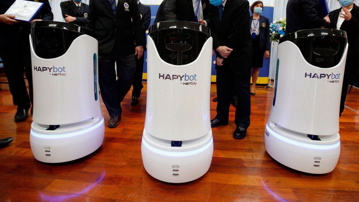 Tailandia despliega a los “Hapybots” para luchar contra el coronavirus ...