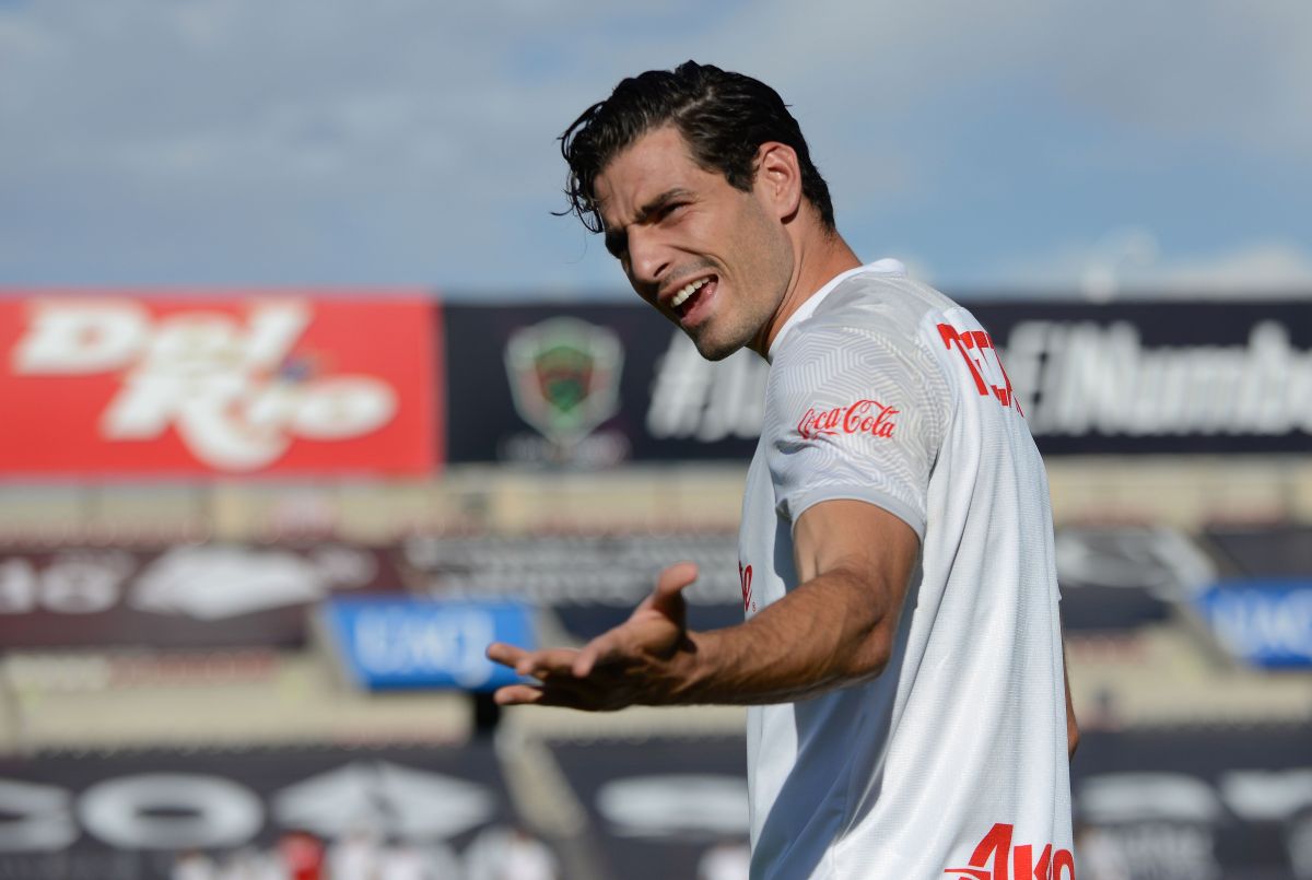 “Pollo” Briseño reveló lo que pasó en su pleito con Gignac - El Diario NY