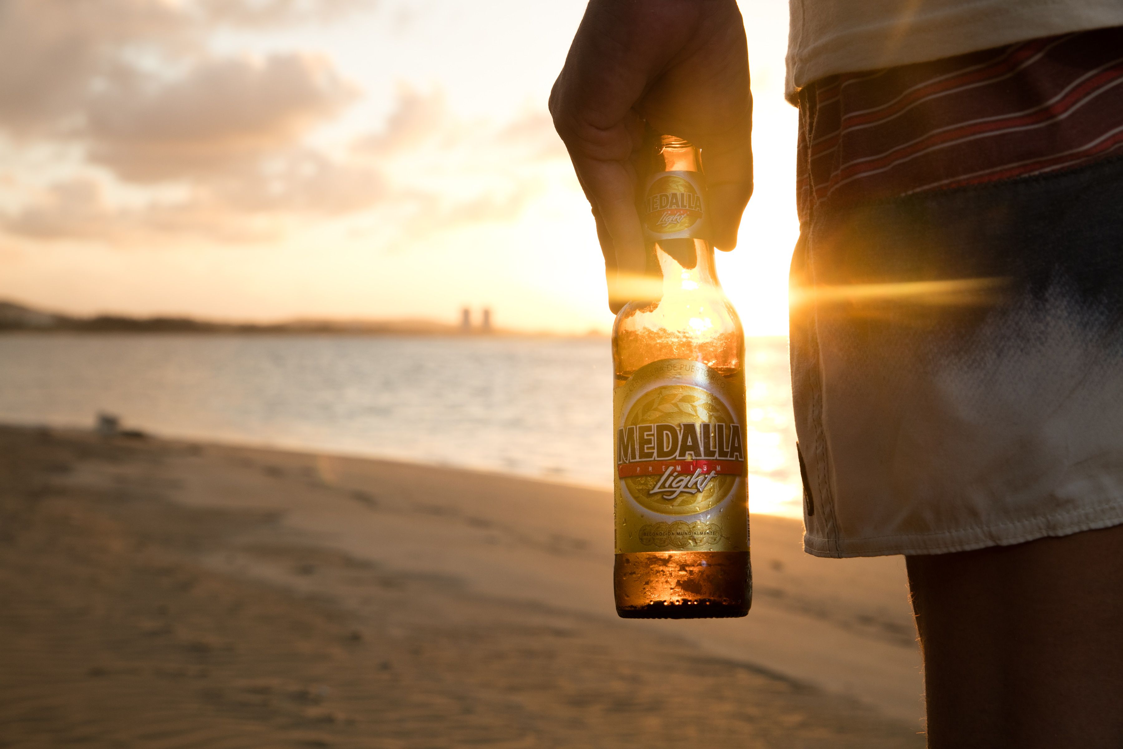 Cerveza Medalla Light al fin hace el viaje a NY que millones de ...