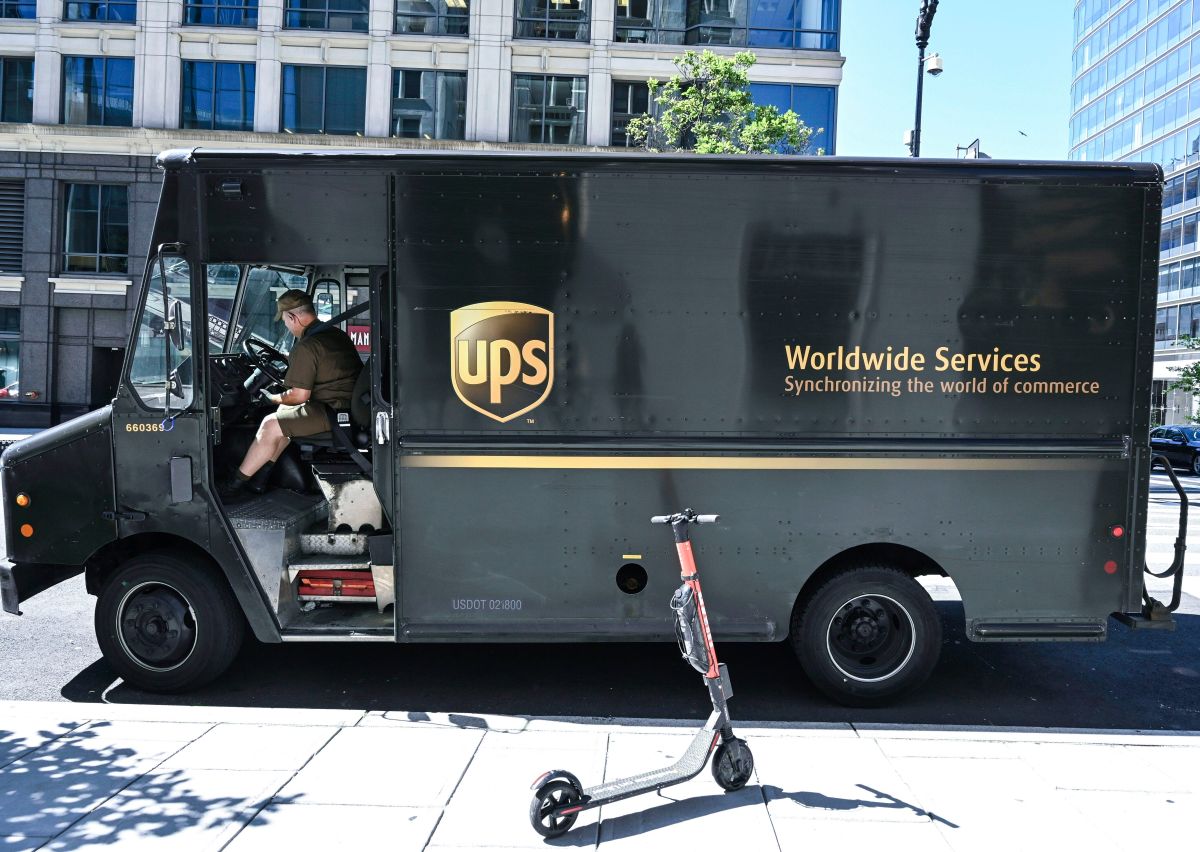 Fedex, UPS y el USPS adelantan las fechas para el envío de regalos ...