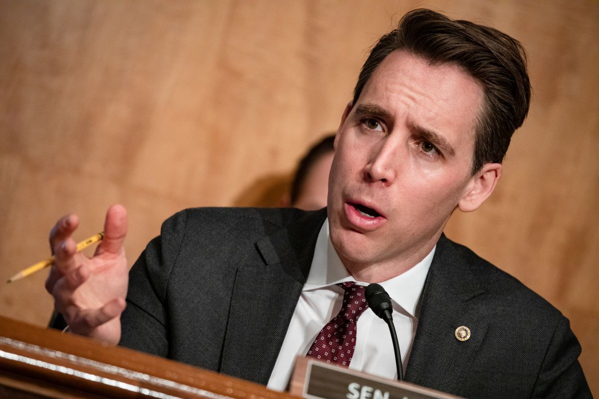 Senador republicano Josh Hawley se opondrá a certificar triunfo de ...