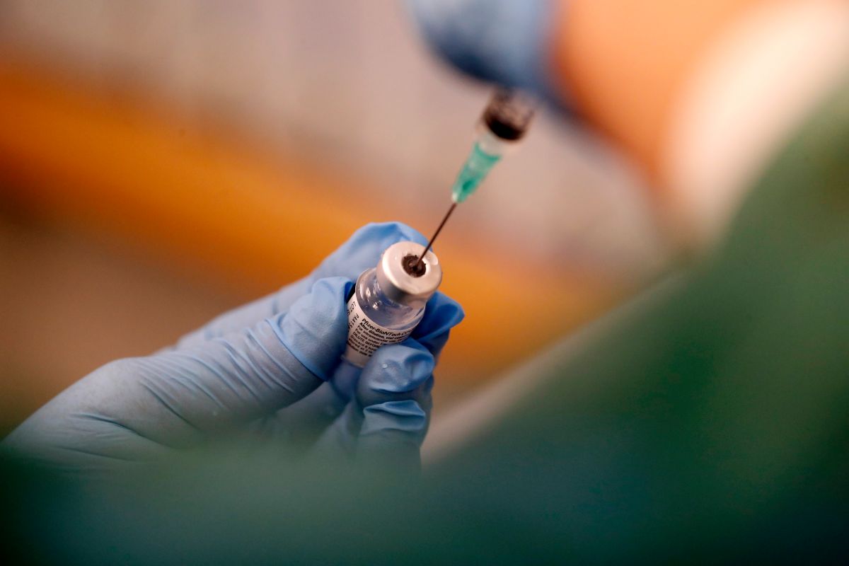 Vacuna de Pfizer y BioNTech sería efectiva contra nuevas variantes de ... Vacuna de Pfizer y BioNTech sería efectiva contra nuevas variantes de ...