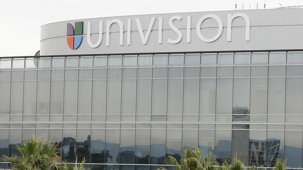 Univision compra VIX, el mayor servicio de streaming gratuito en ...