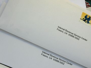 ¿Recibiste una carta del IRS? Qué puede significar - El Diario NY