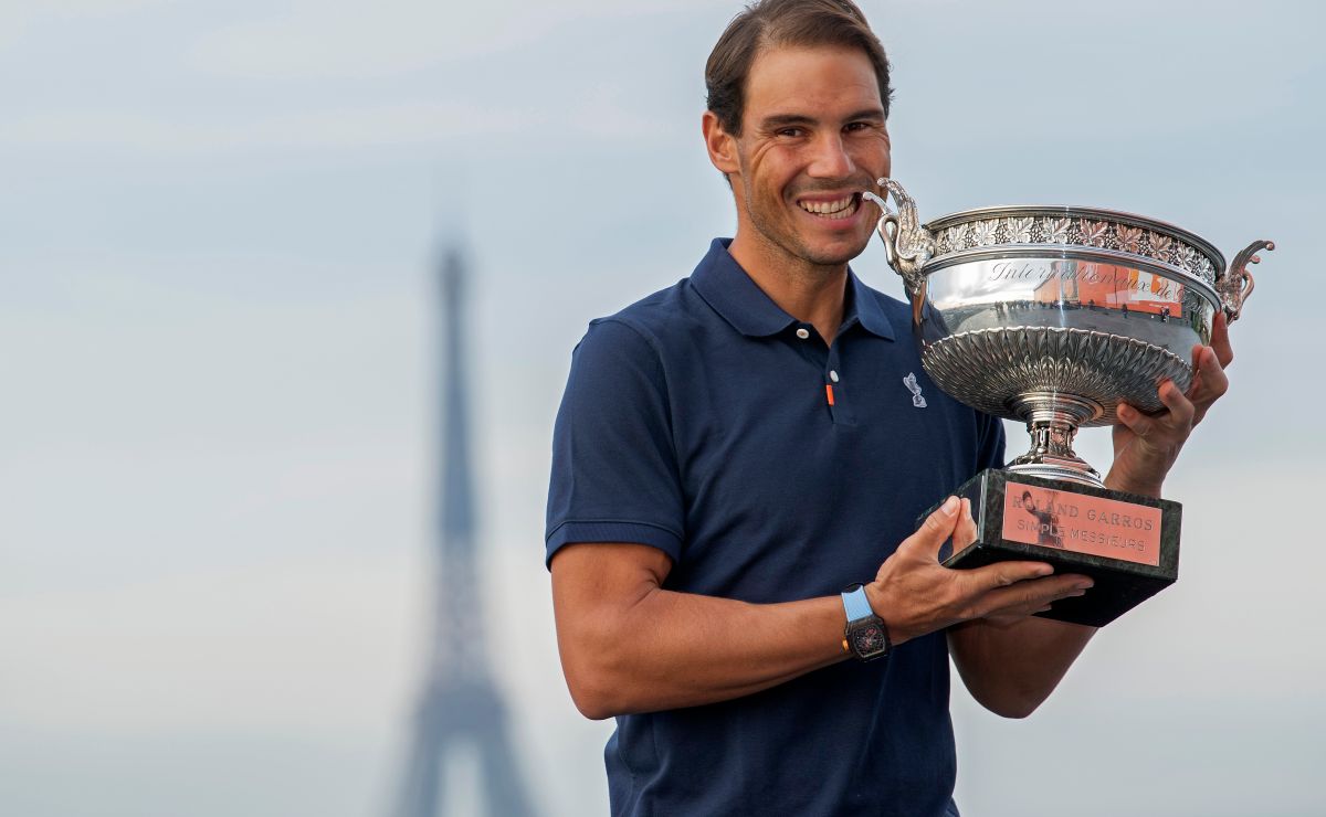 Fotos: fue revelada la majestuosa estatua de Rafael Nadal en Roland ...