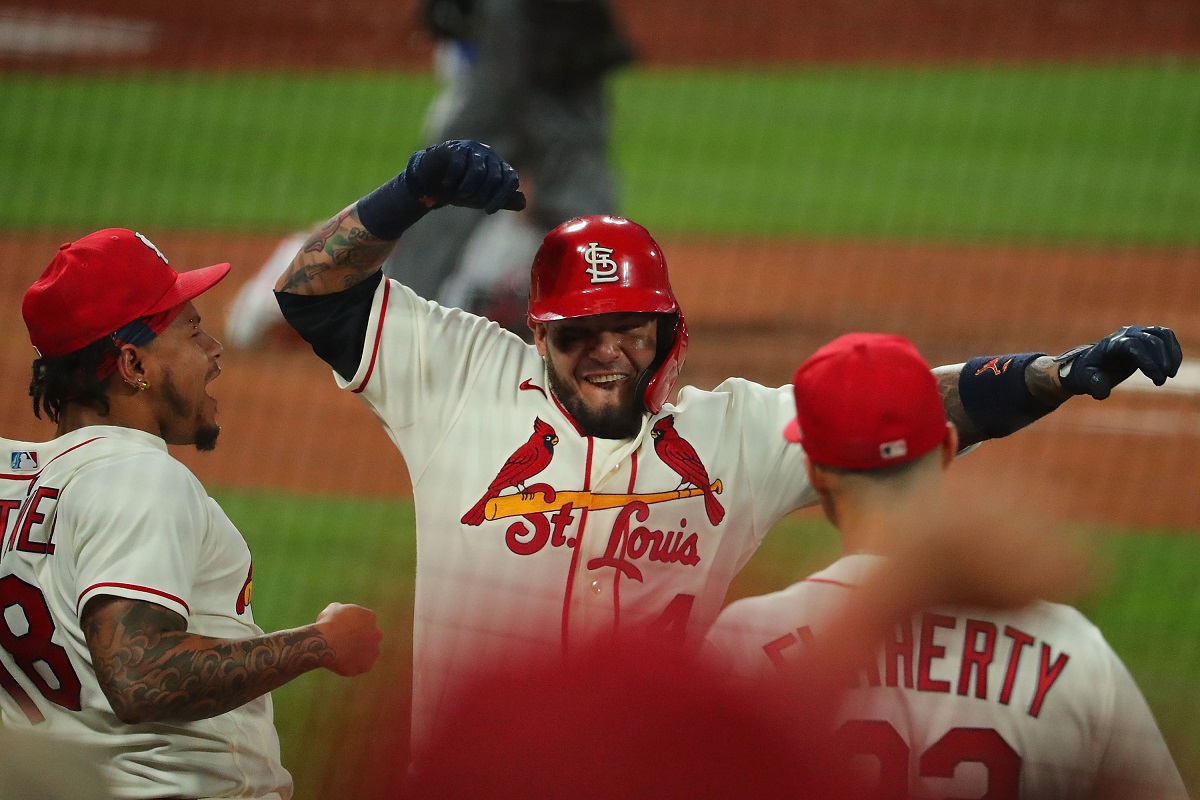 Histórico: Yadier Molina hizo historia en Las Mayores con su impulsada ...
