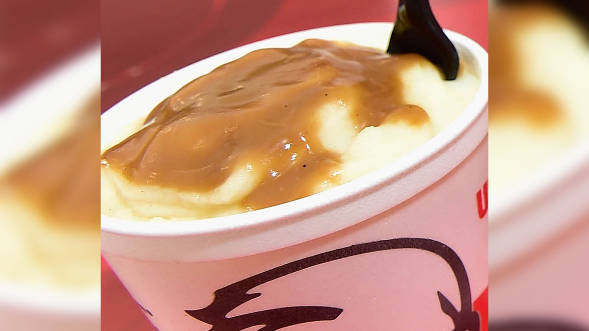 Puré de papa de KFC: un empleado muestra en video cómo se hace ...