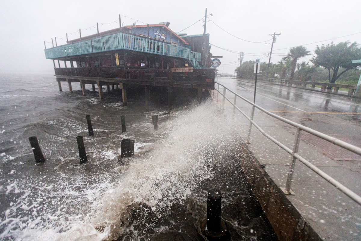 Las impactantes imágenes del paso de la tormenta Elsa por Estados ...