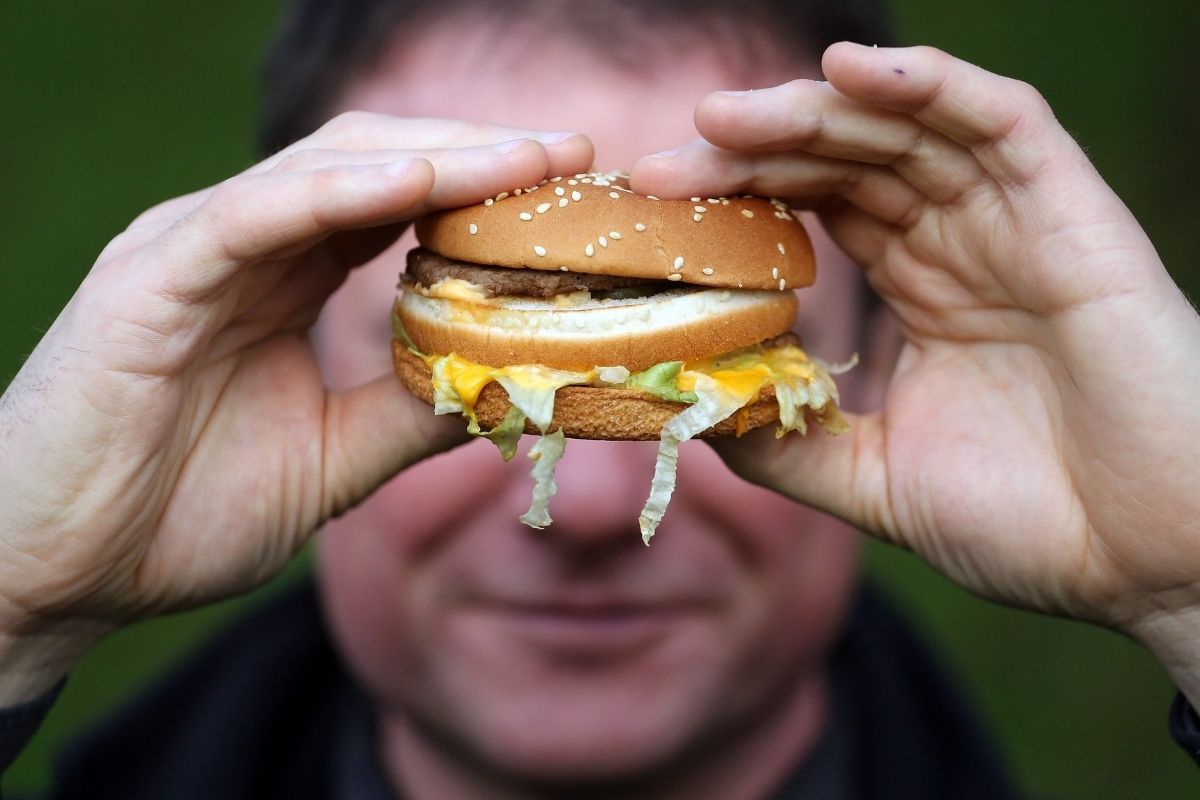 Exitoso hispano que trabajó por años en tiendas de comida rápida, ahora ...