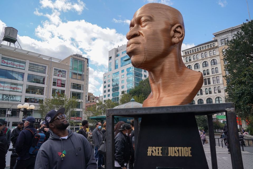 FOTO: Estatua de George Floyd en Union Square fue vandalizada con ...