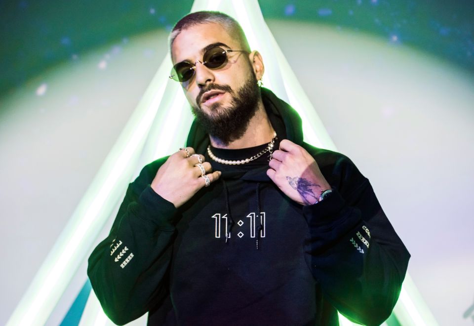 Con sombrero y nada más: Maluma celebró sus 60 millones de seguidores ...