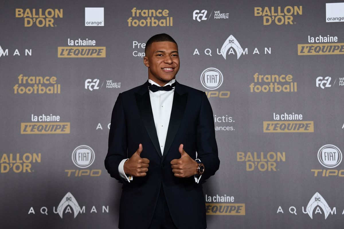 [VIDEO] La imperdible reacción de Mbappé cuando "Spider-Man" le pidió ...