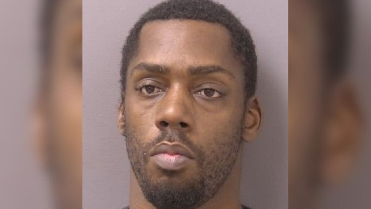 Mujer buscaba el amor por aplicación de citas y terminó conociendo a ...