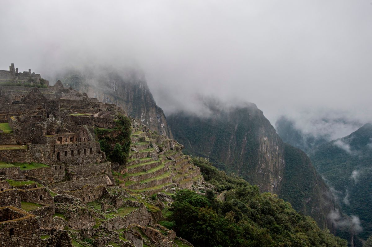 Arqueólogos descubren sistema oculto de canales en antigua ruta hacia ...